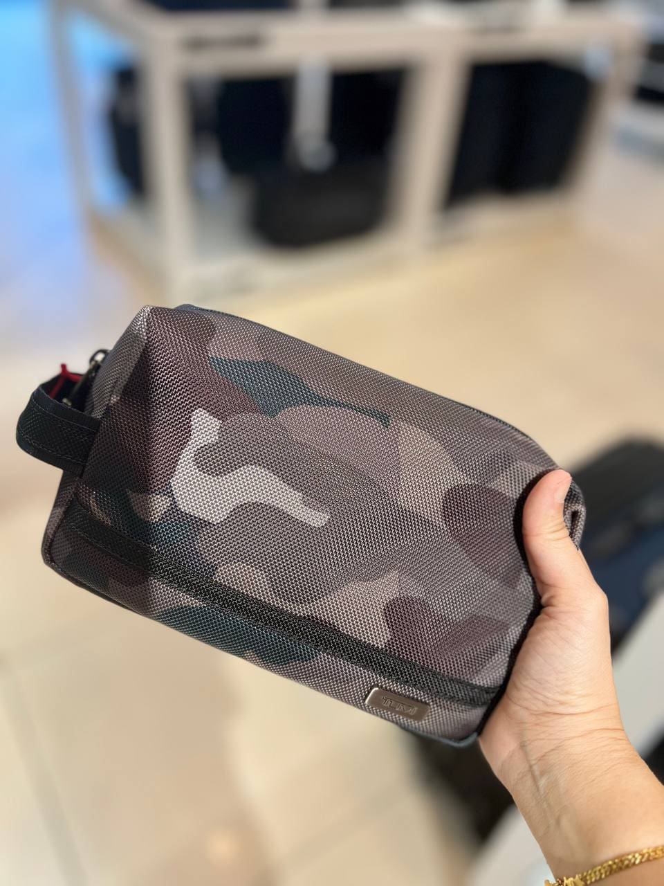 (US Readystock) TUMI Small Kit – uMoMasShop