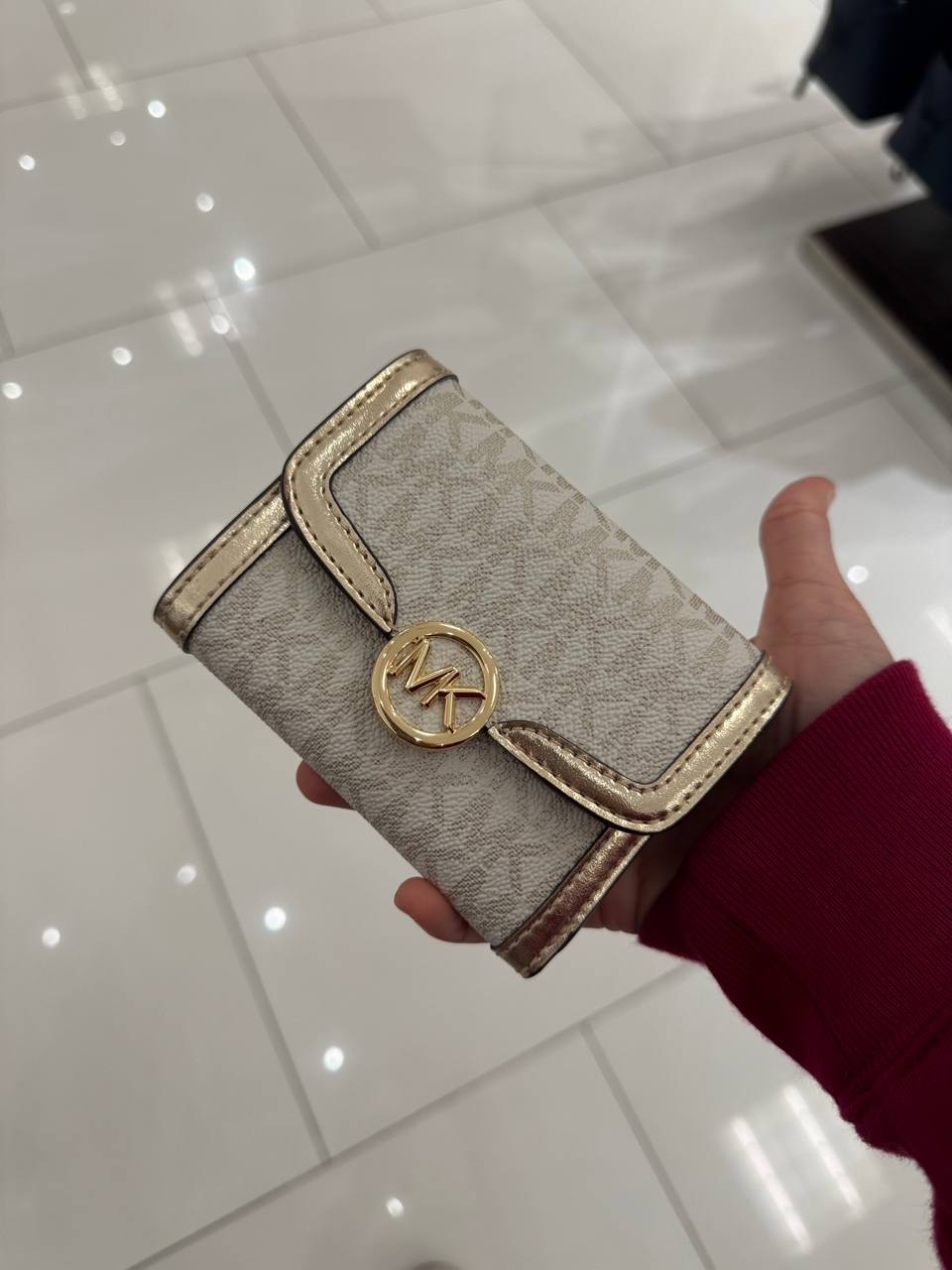 (PRE Order) MICHAEL KORS Leida Medium Metallic Signature Logo Wallet ...